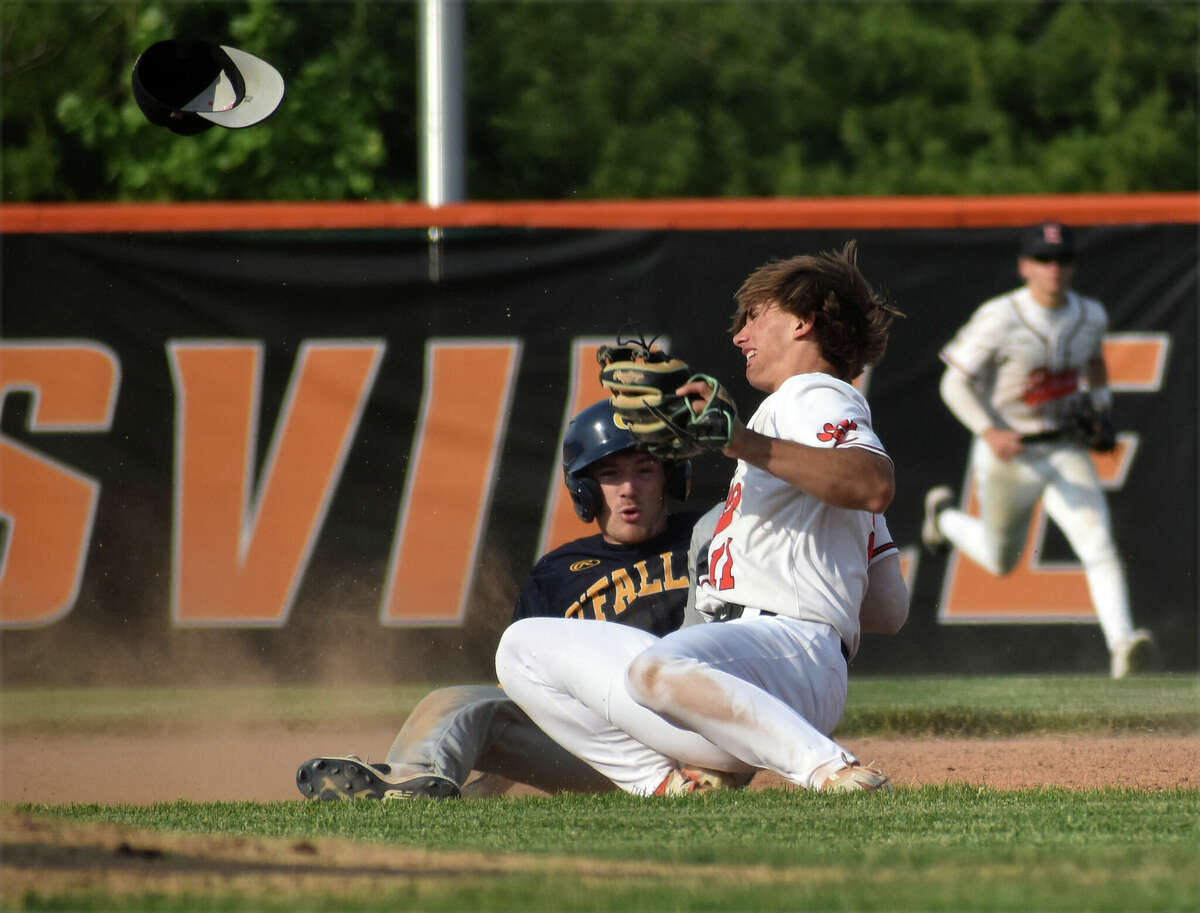 Edwardsville misses opportunities, falls to O'Fallon