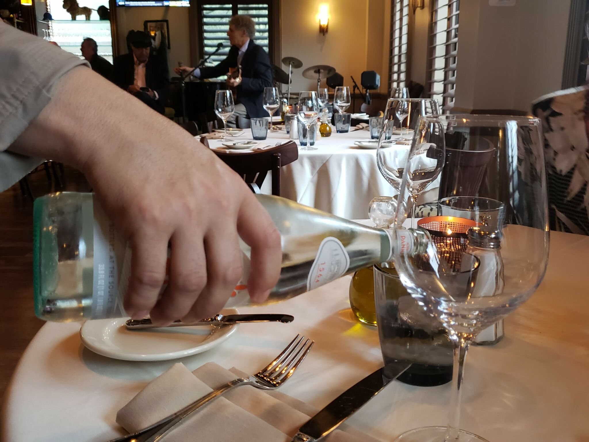 Column: Good service is easy to spot in CT restaurants