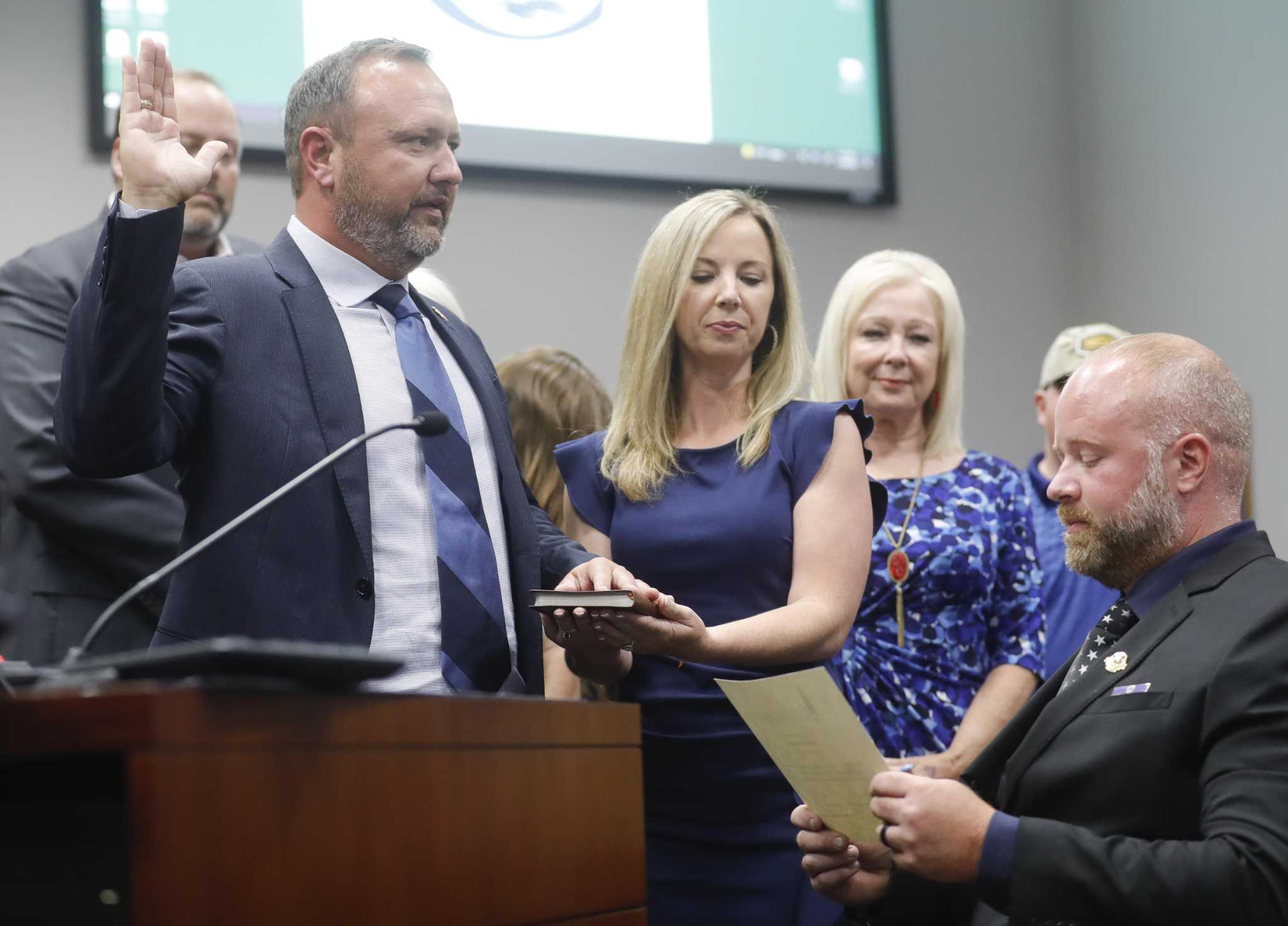Wood, Porter take Conroe oath; runoff set for June 11