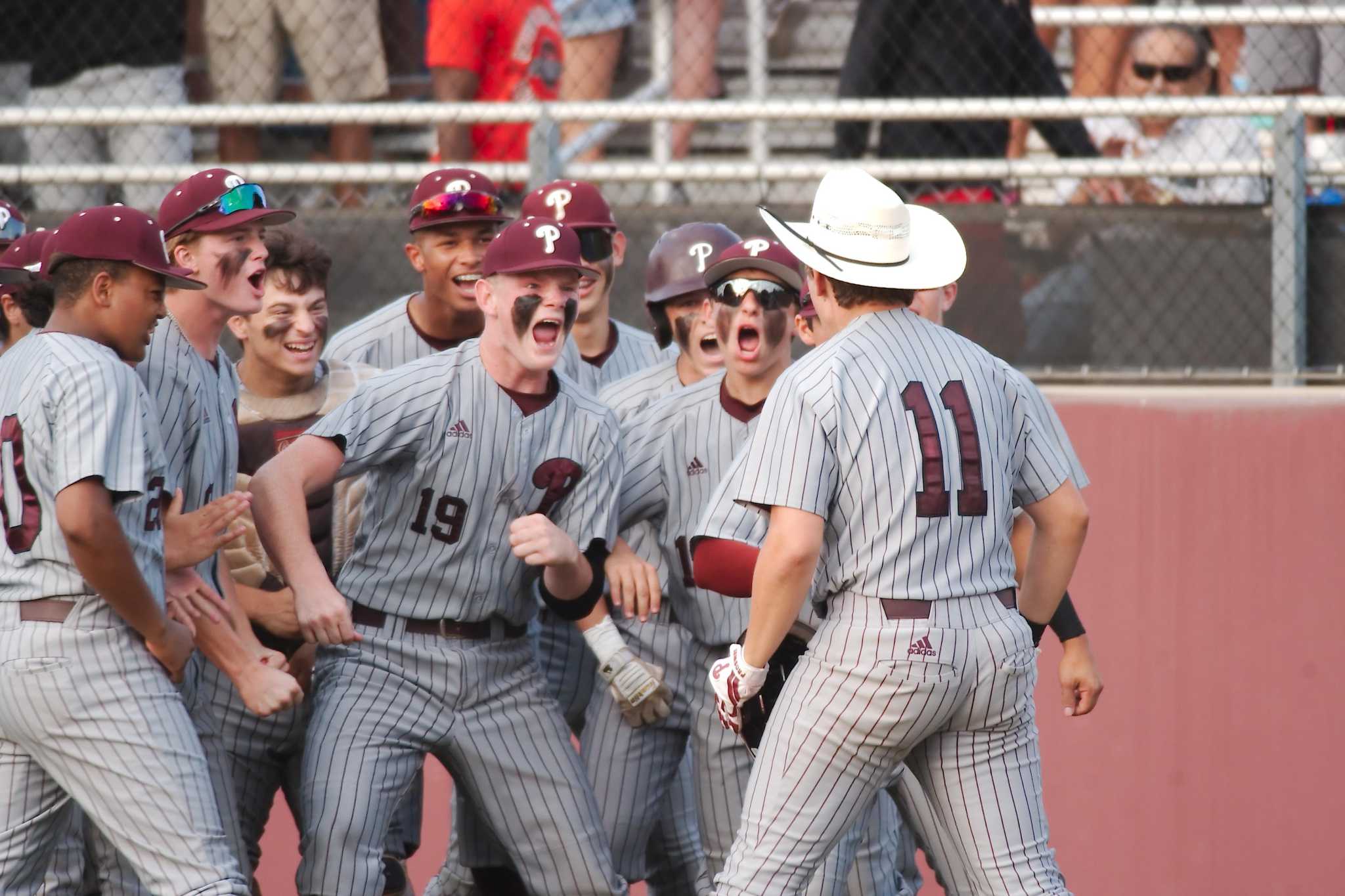 Pearland, Friendswood sweep series, advance to regional semis