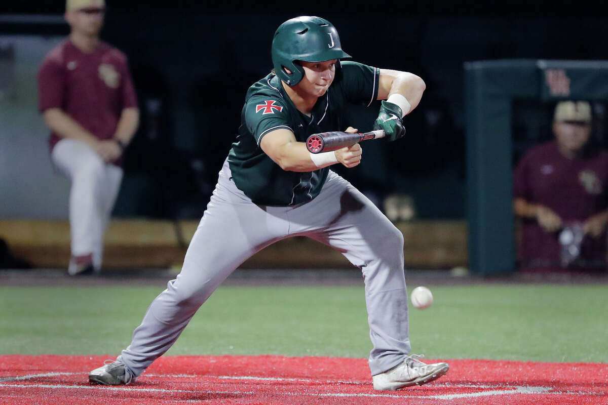 Strake Jesuit advances in high school baseball playoffs