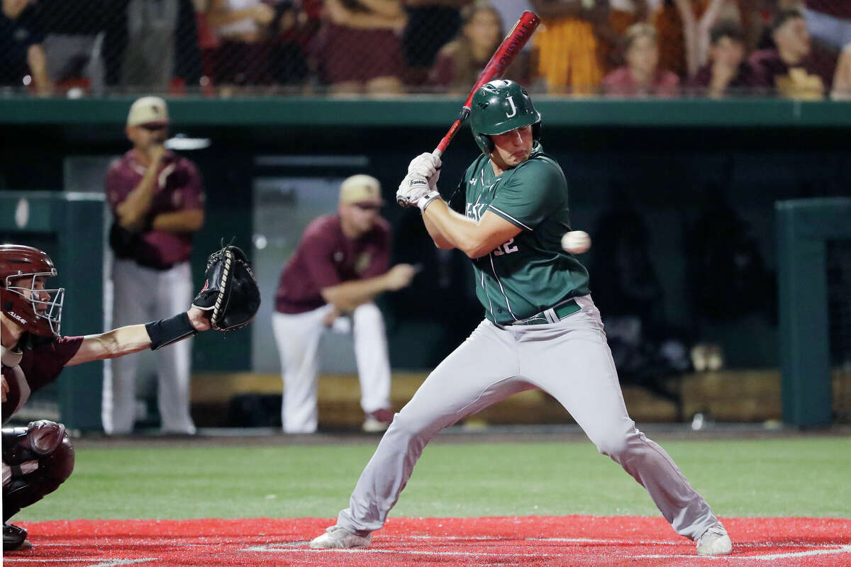 Strake Jesuit advances in high school baseball playoffs
