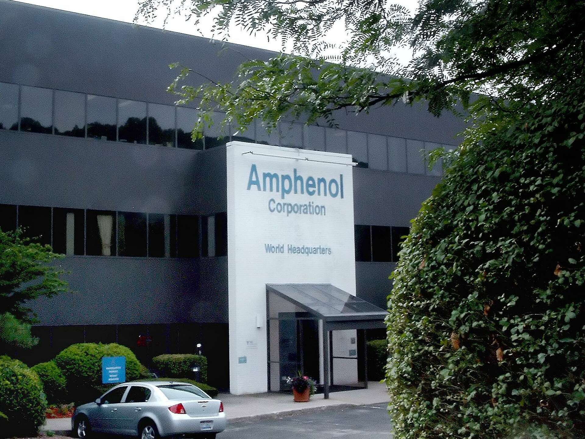 CT electronics company Amphenol to acquire part of CommScope