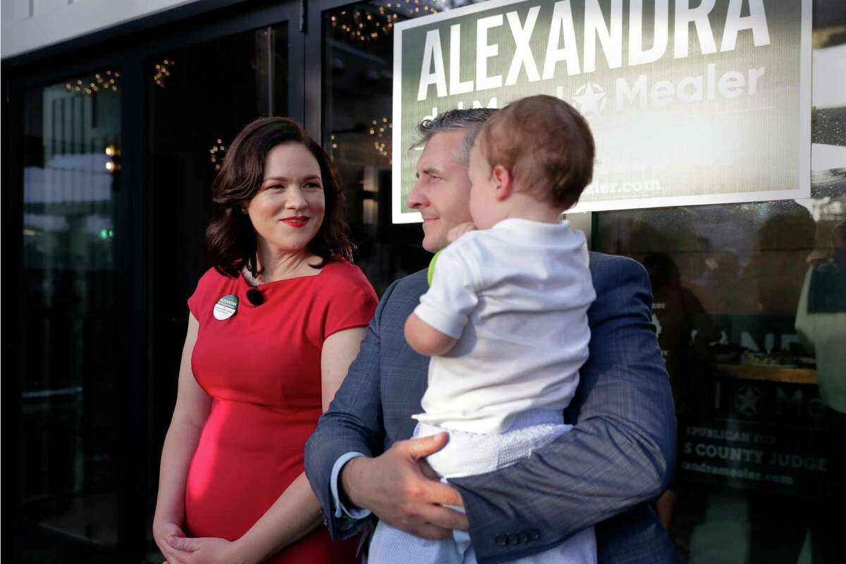 Army vet Alexandra del Moral Mealer wins GOP nomination to face Harris ...