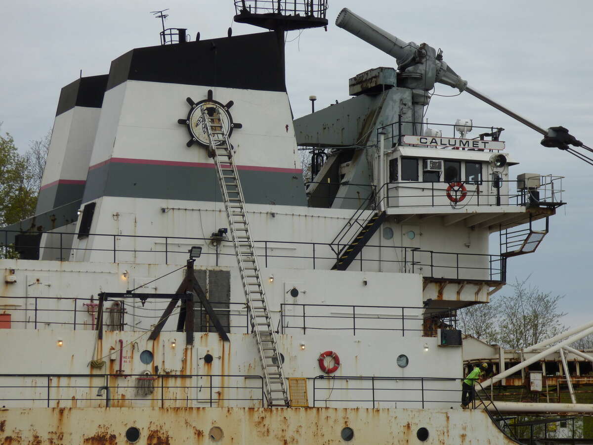 Calumet arrives at Manistee harbor