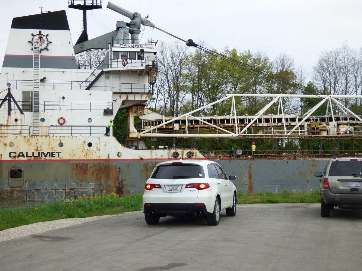 Calumet arrives at Manistee harbor