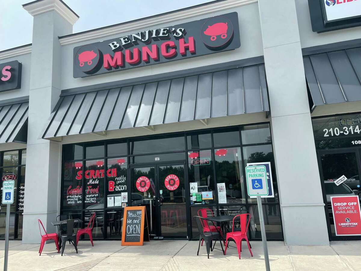 Benjie’s Munch has one of S.A.'s best spicy fried chicken sammies