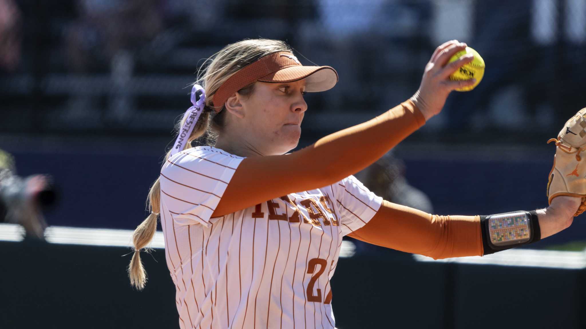 Texas Longhorns drop Fayetteville Super Regional opener to Arkansas ...