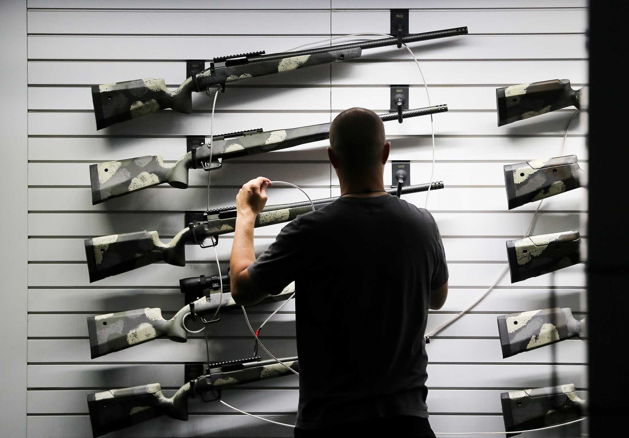 As NRA meeting begins, Houston preps for Trump appearance