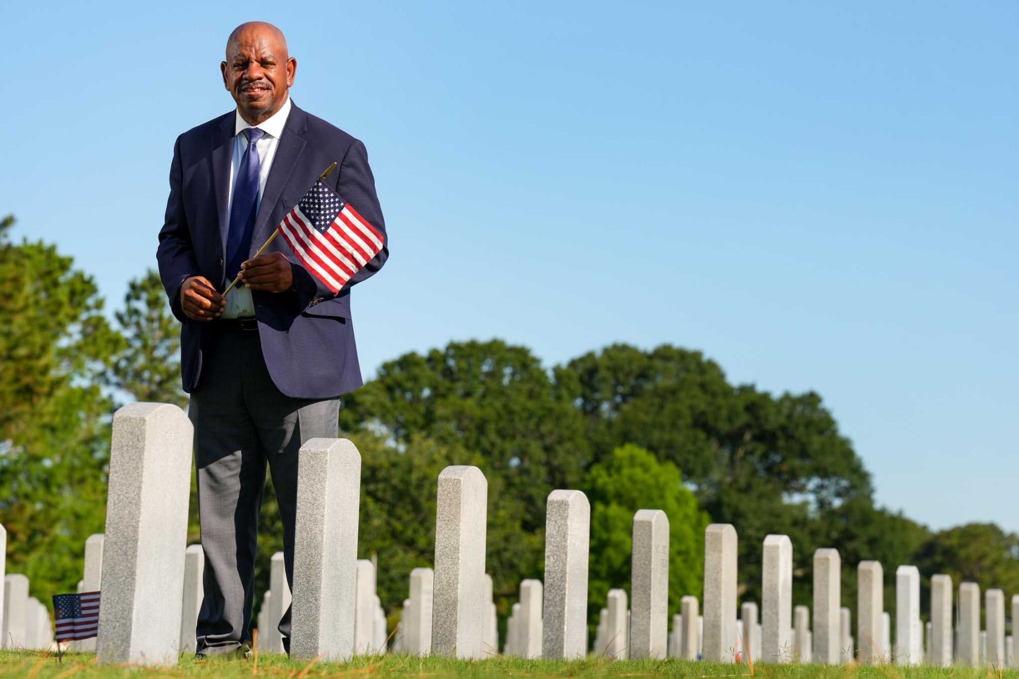Sewing: For Houston National Cemetery staff, it’s an ‘honor’ to prepare ...