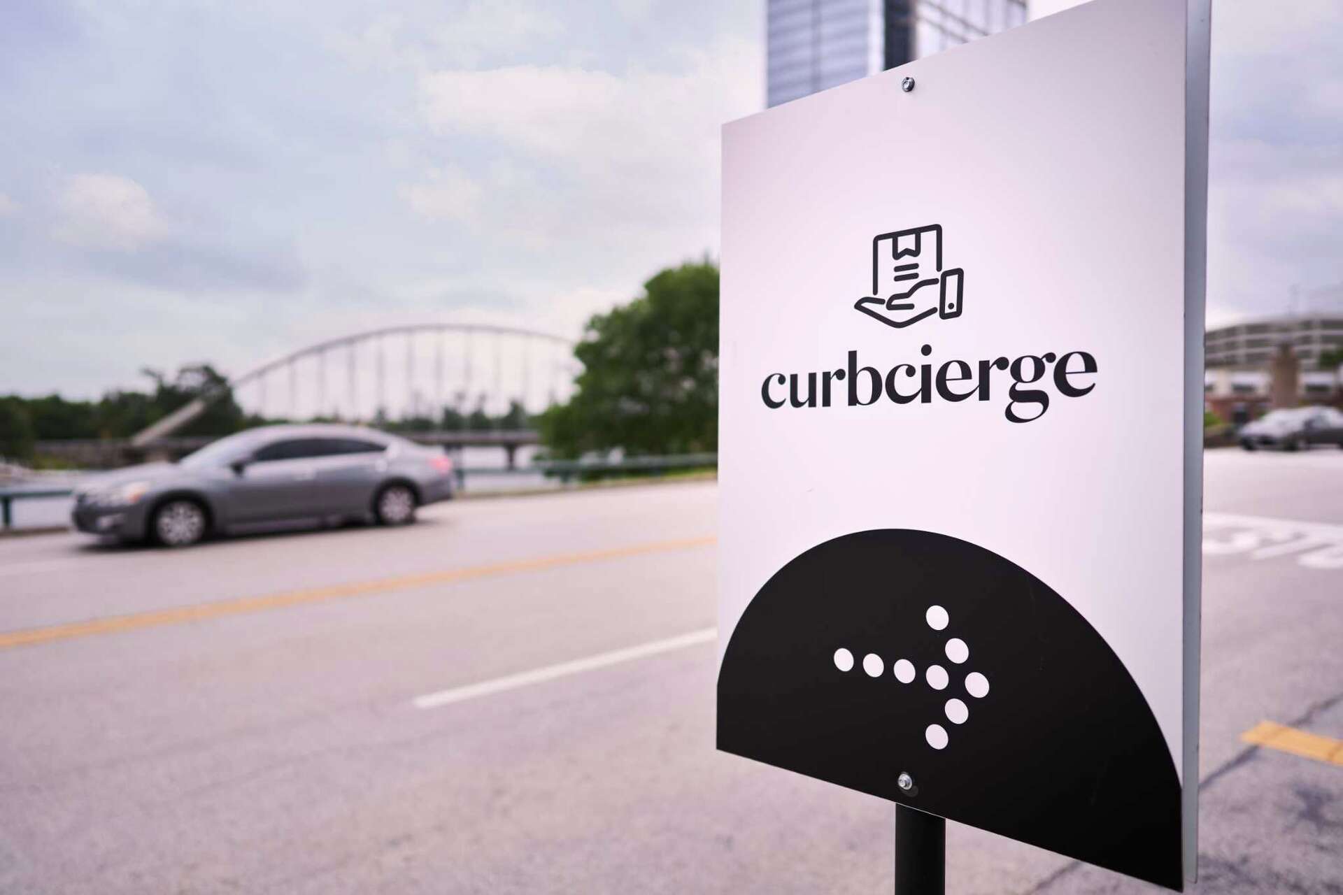 Mall owner debuts curbside fulfillment service, starting in Houston ...