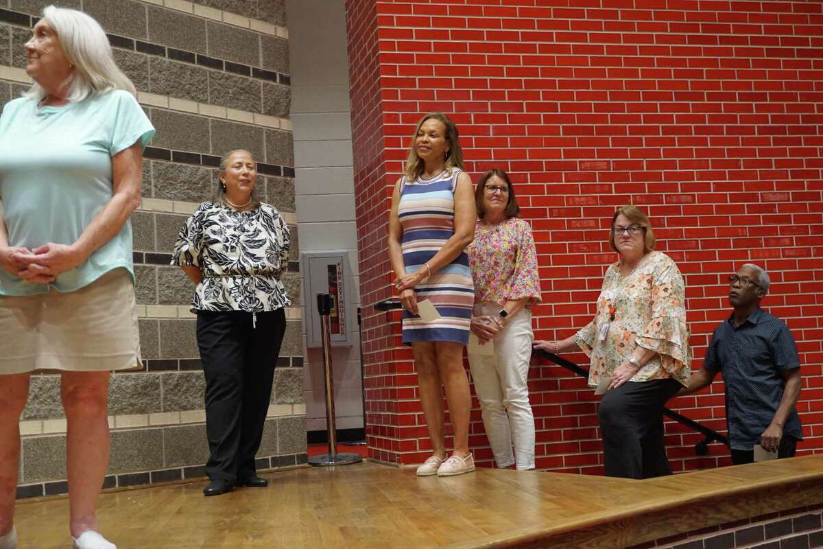 SBISD shines light on recognized students and retirees as school year ...