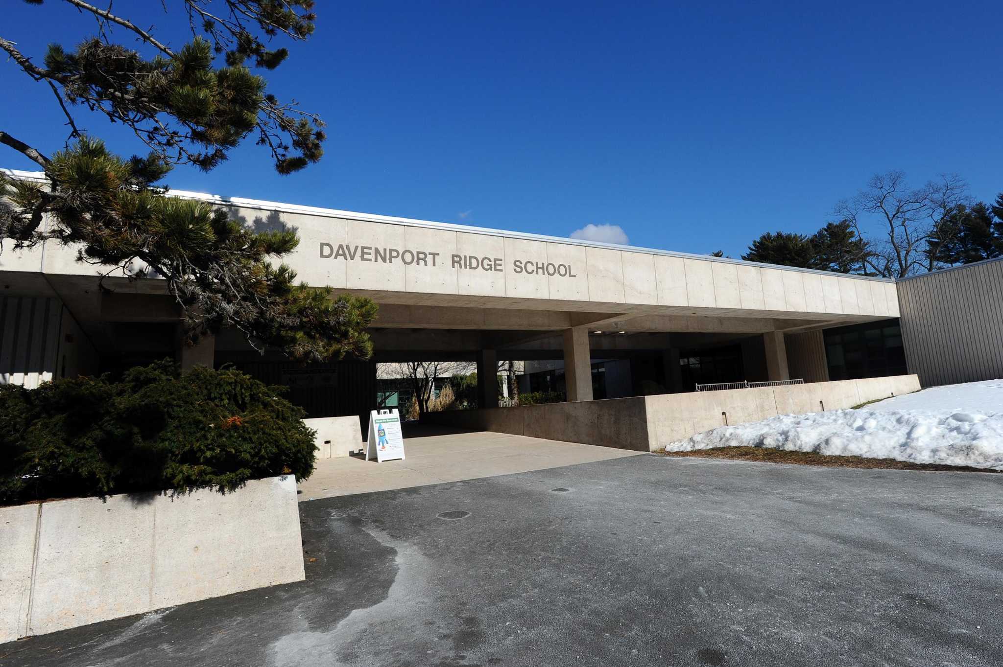 Stamford Police: Man who tried to enter Davenport Ridge Elementary ...