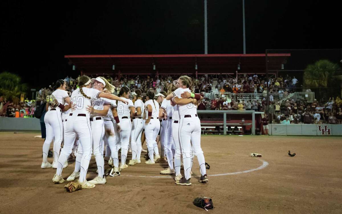 Deer Park softball sweeps Pearland in Region III-6A finals to punch ...