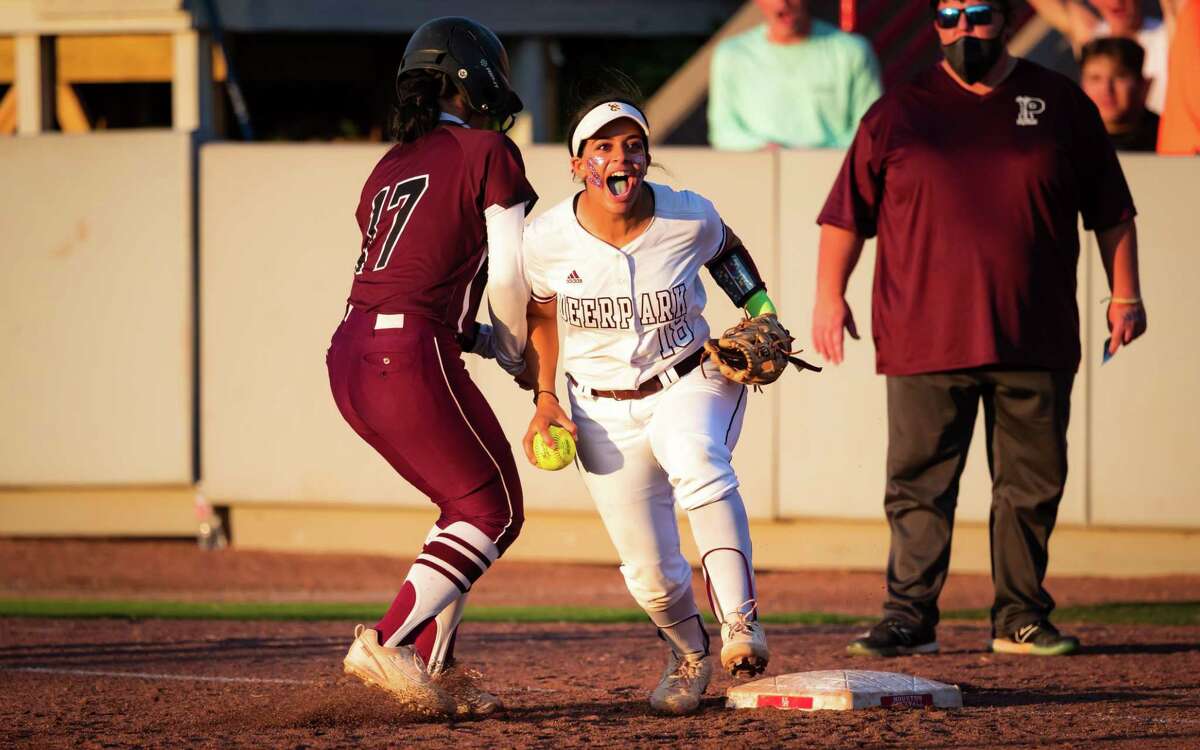 Deer Park softball sweeps Pearland in Region III-6A finals to punch ...