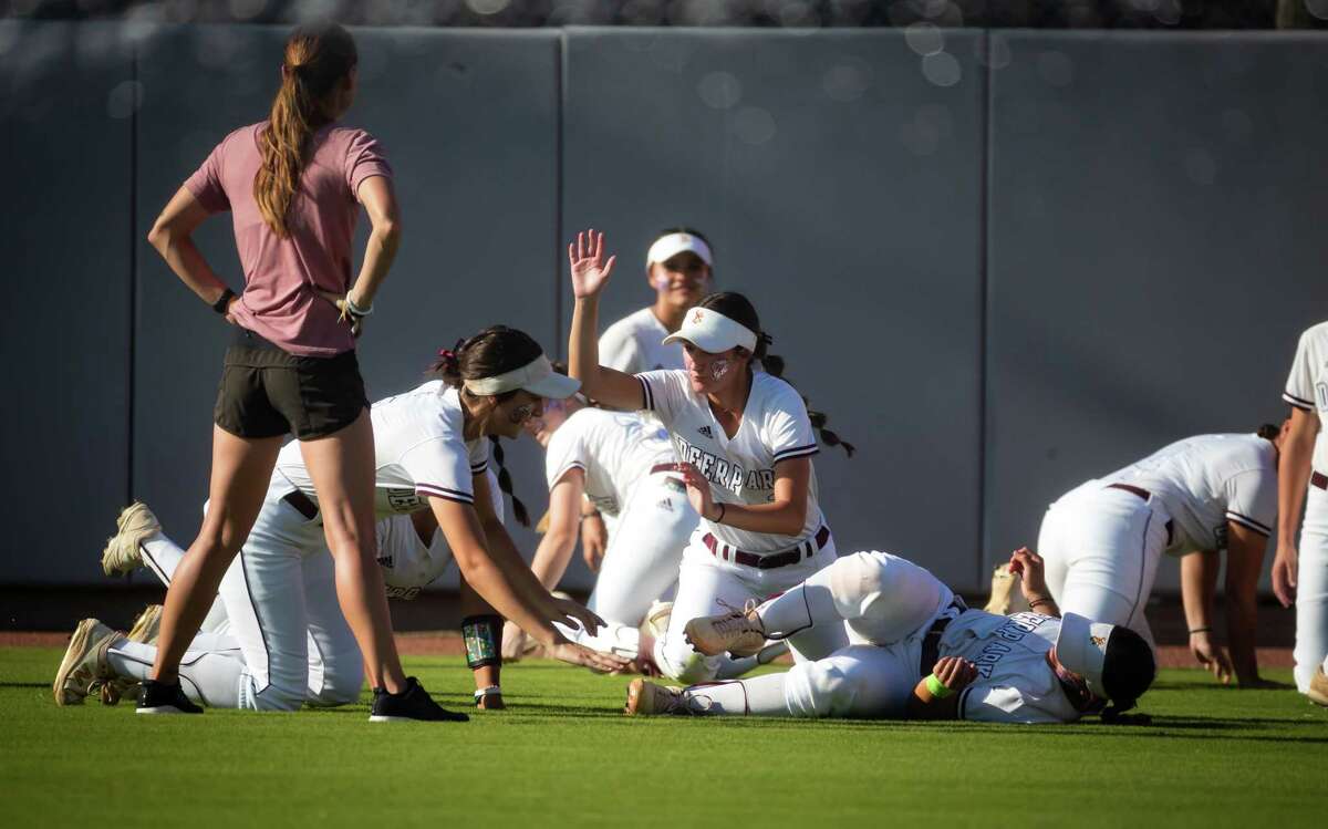 Deer Park softball sweeps Pearland in Region III-6A finals to punch ...
