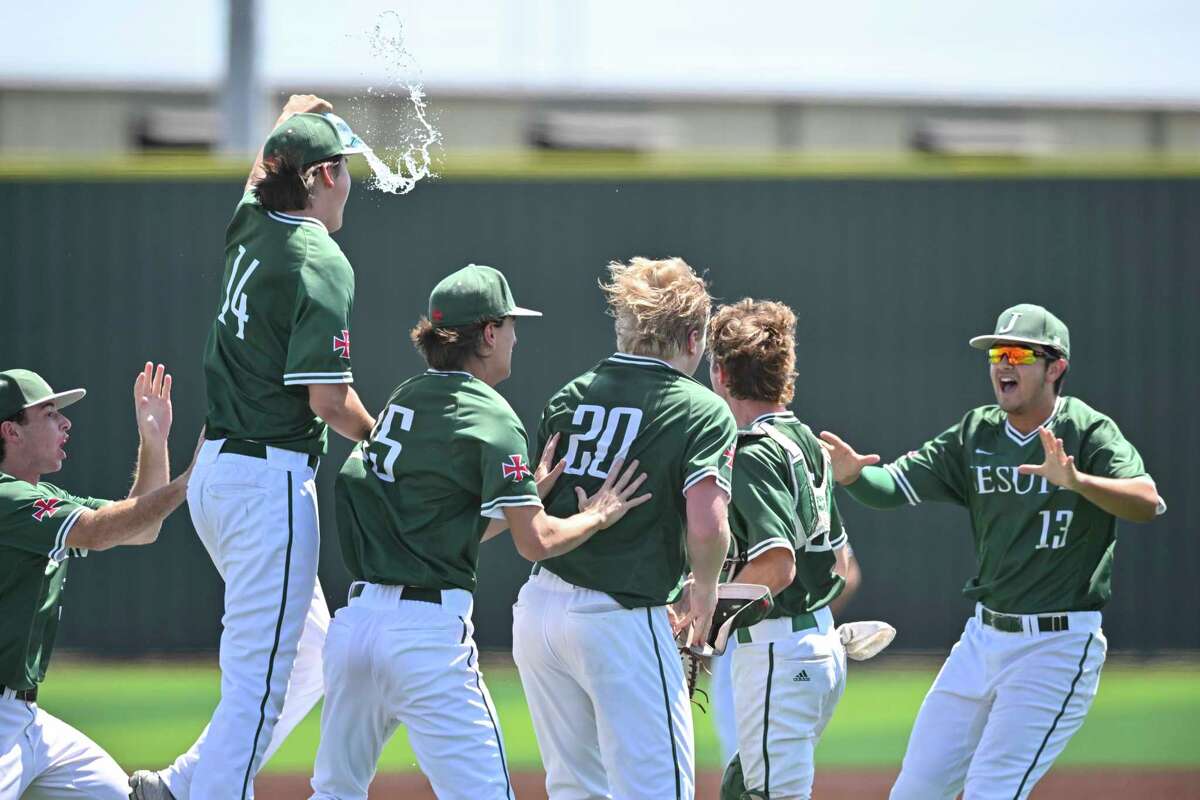 Strake Jesuit edges Katy to close tight Region III-6A semifinal series