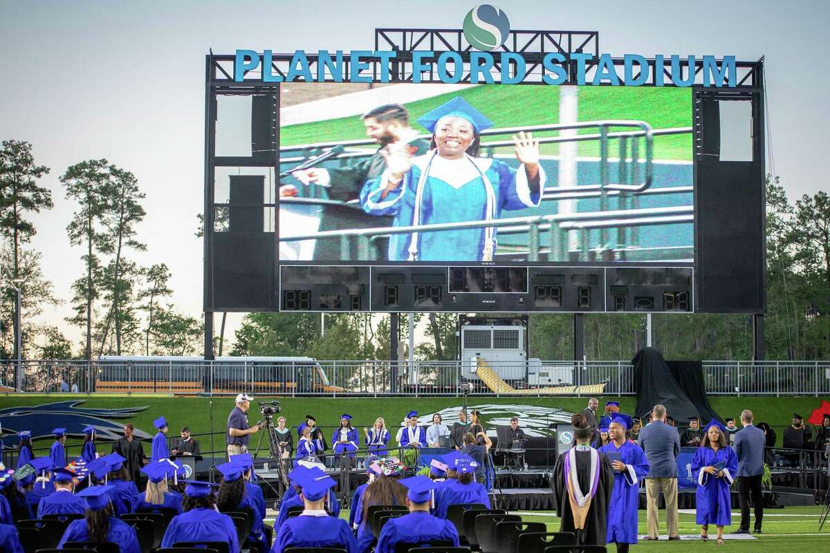 Over 2,000 Spring ISD students graduate at Planet Ford Stadium