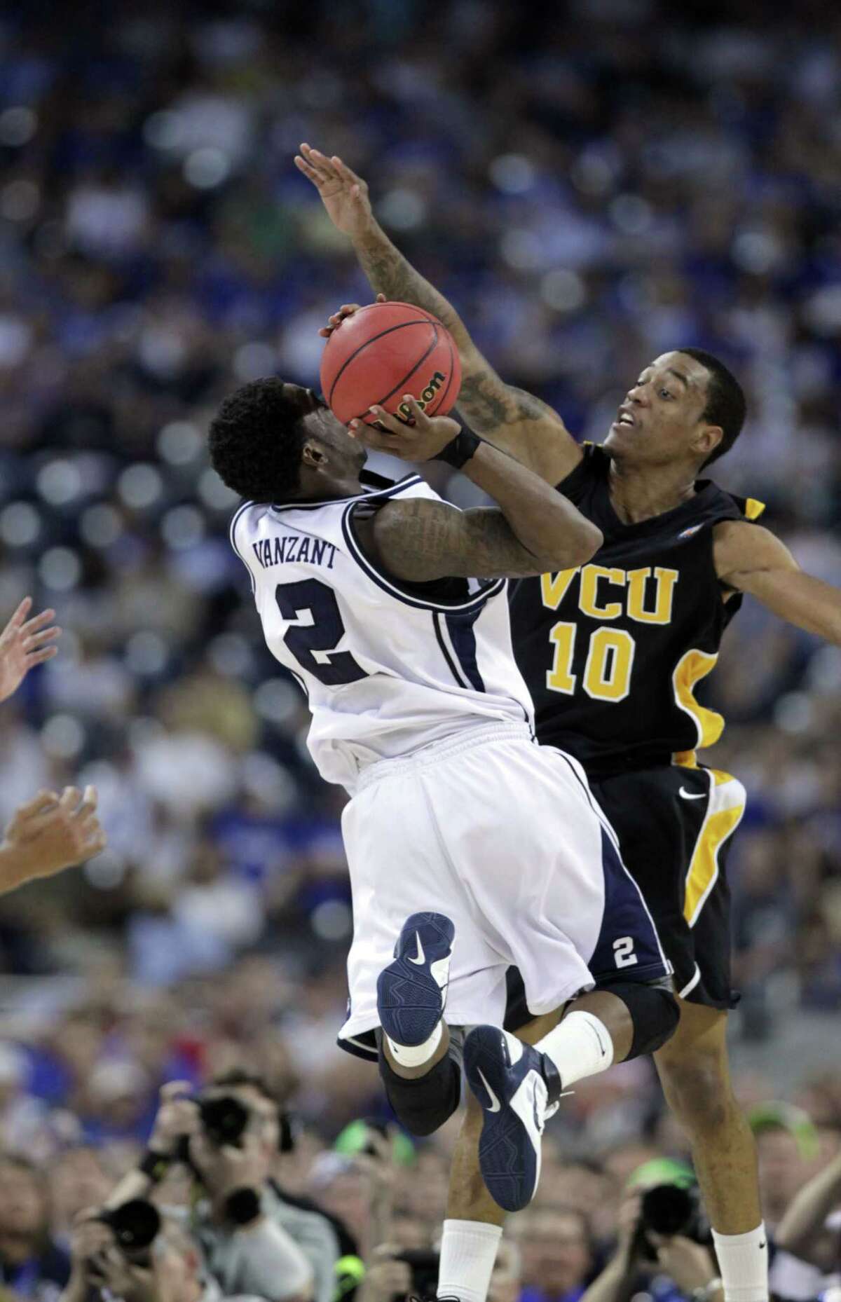 Siena men's basketball hires Darius Theus as assistant coach