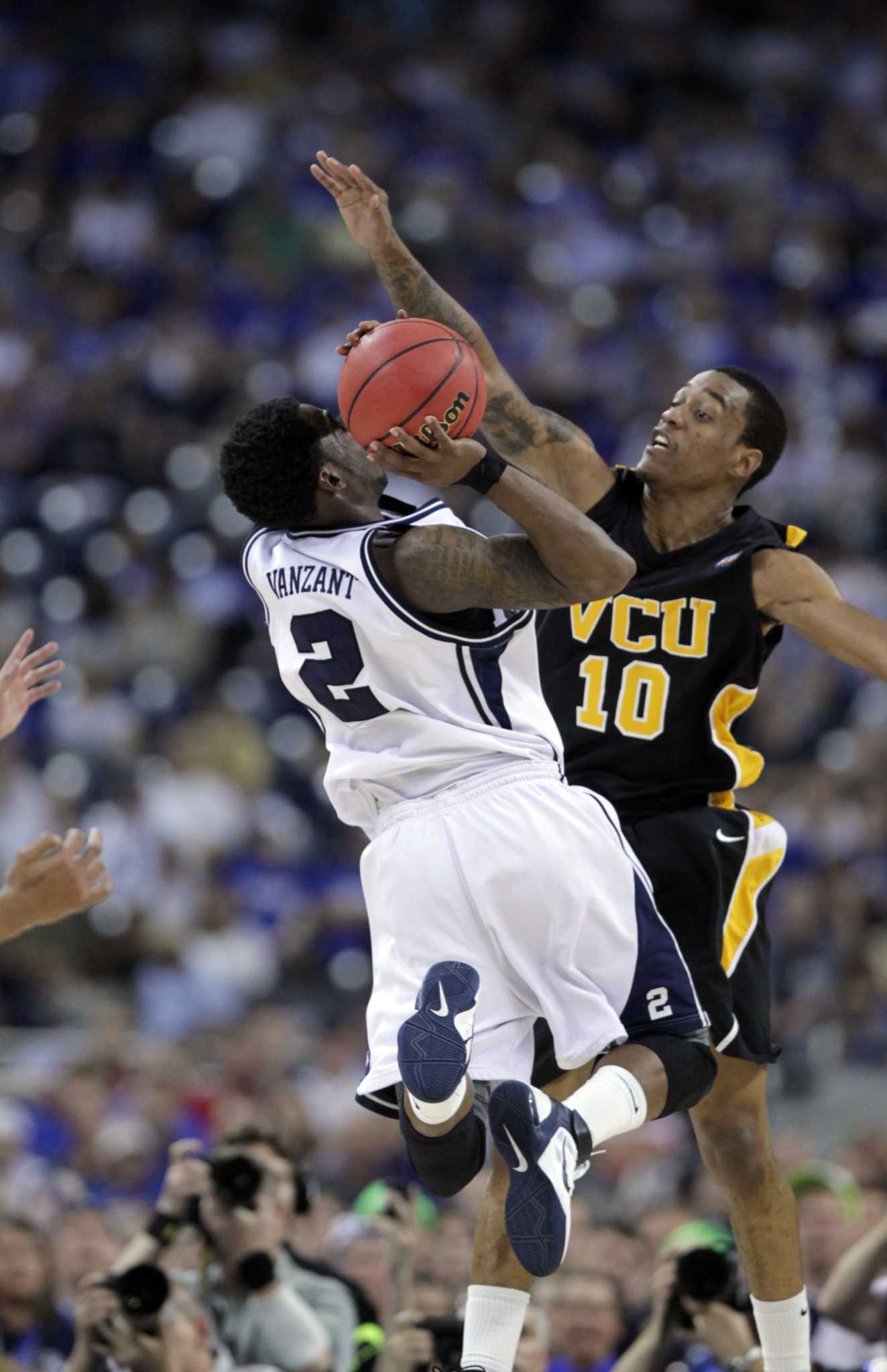 Siena men's basketball hires Darius Theus as assistant coach