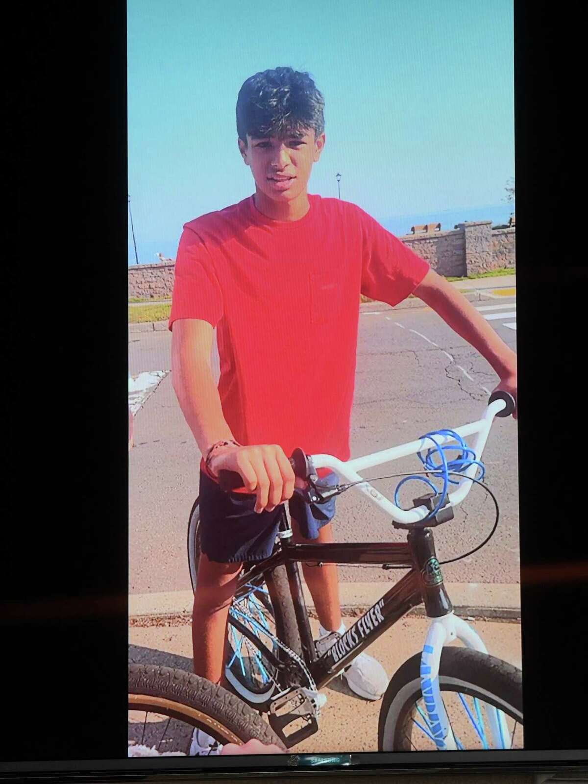 Memorial for late New Haven teen Zayne Thomas draws hundreds