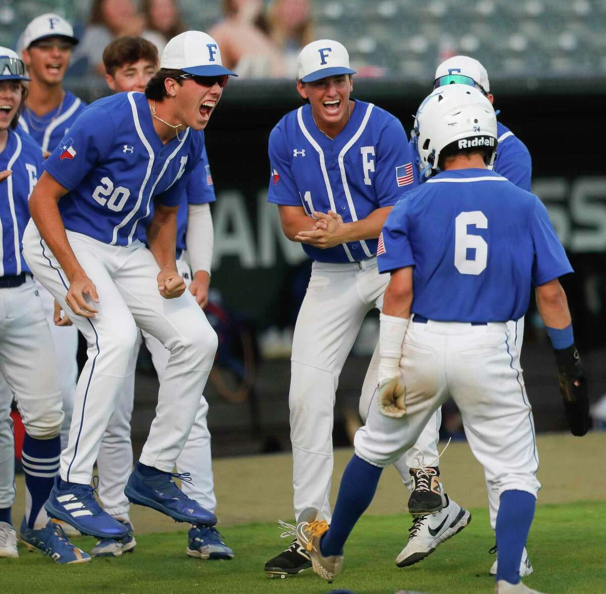 Big fourth inning lifts Friendswood over Lake Creek in Game 1