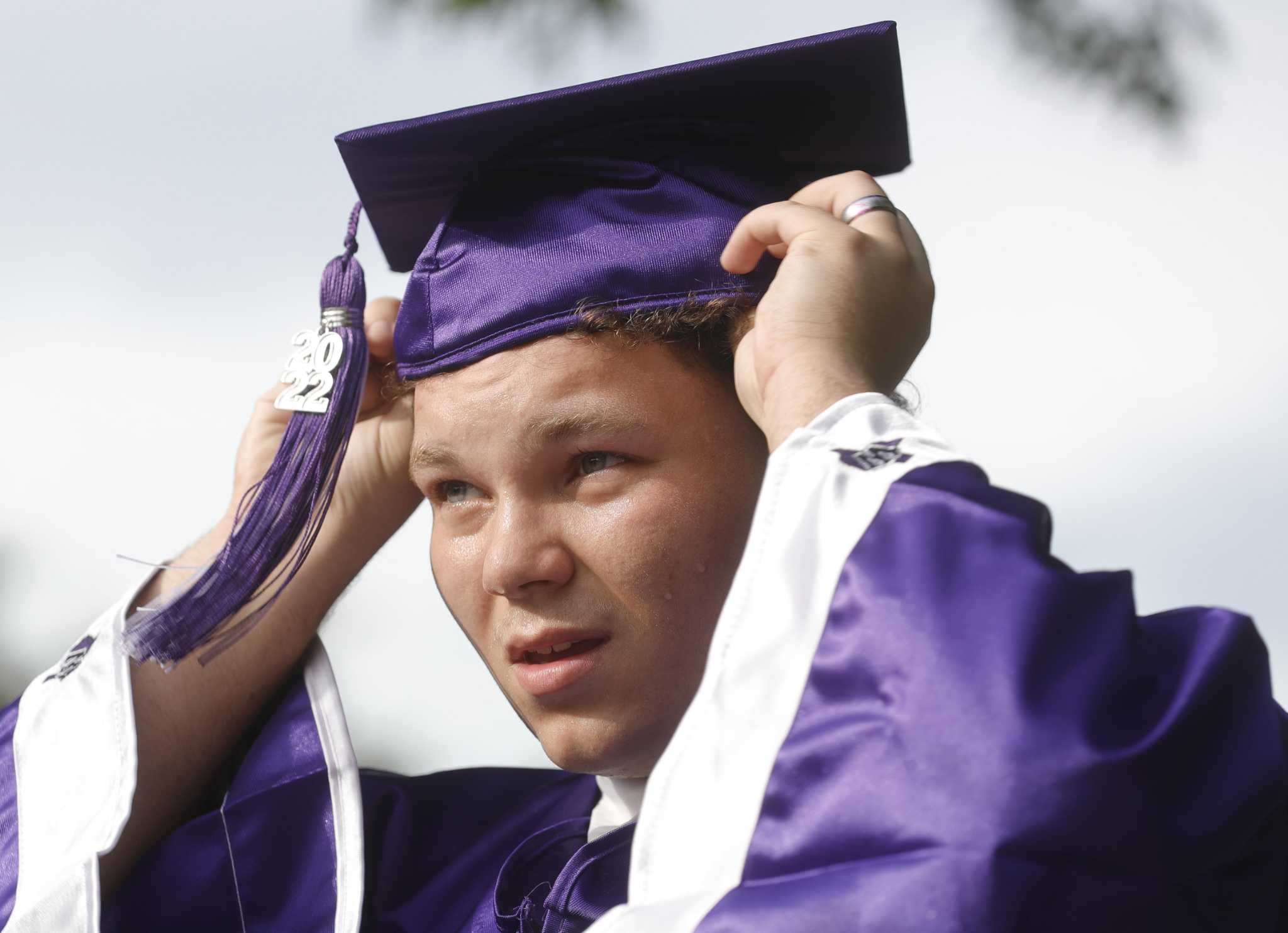 Wave of purple sends off Willis High Wildkats Class of 2022