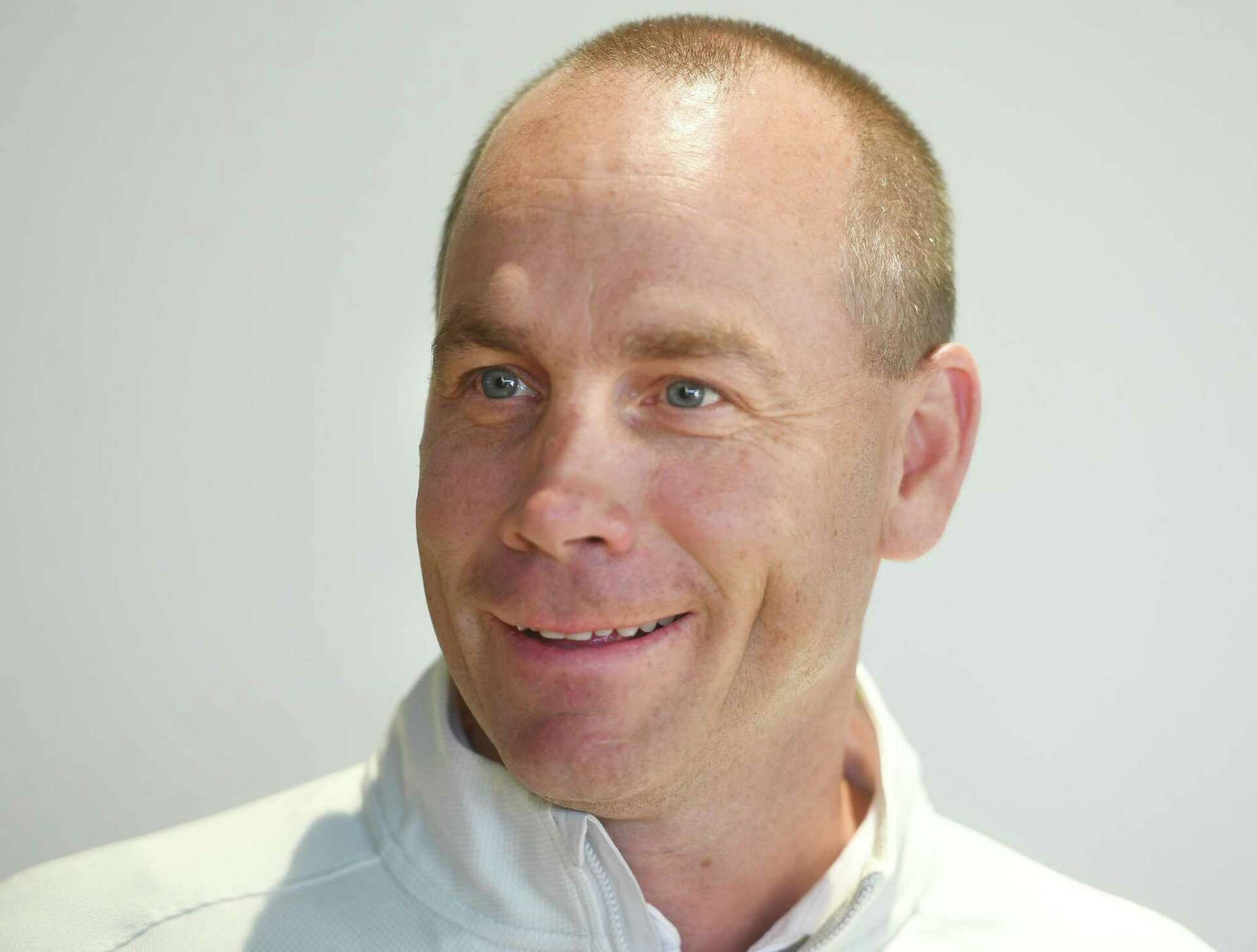 UConn hockey coach Mike Cavanaugh agrees to 6-year contract extension