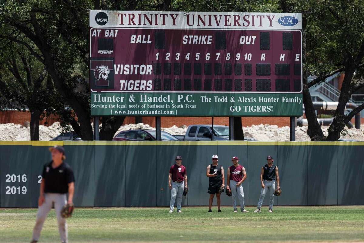 Trinity trio leads Tigers to D-III championship tournament