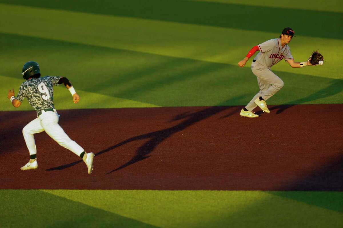 Baseball: Reagan edges Lake Travis in Game 1