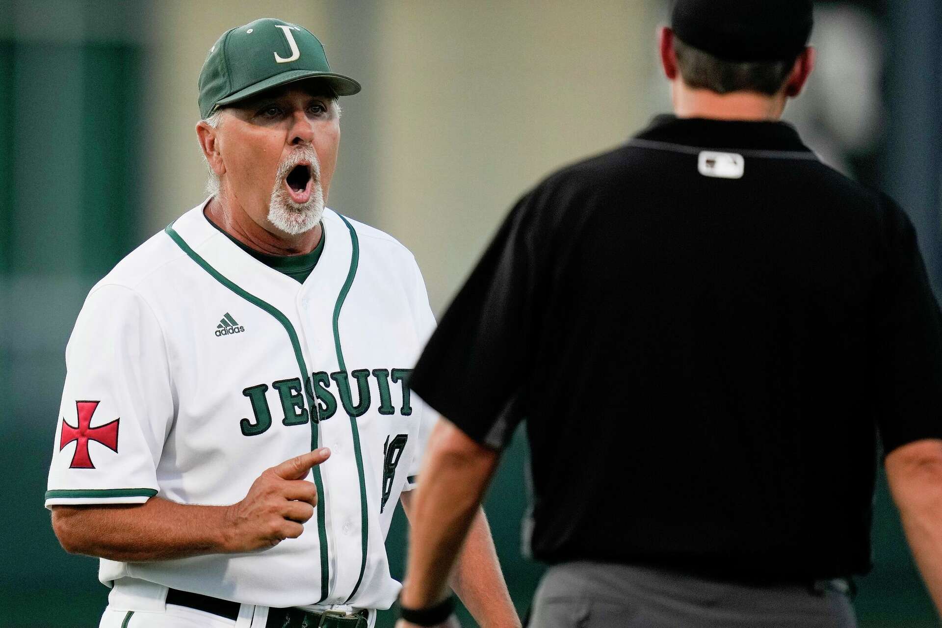 Strake Jesuit baseball ready tp battle in tough District 23-6A