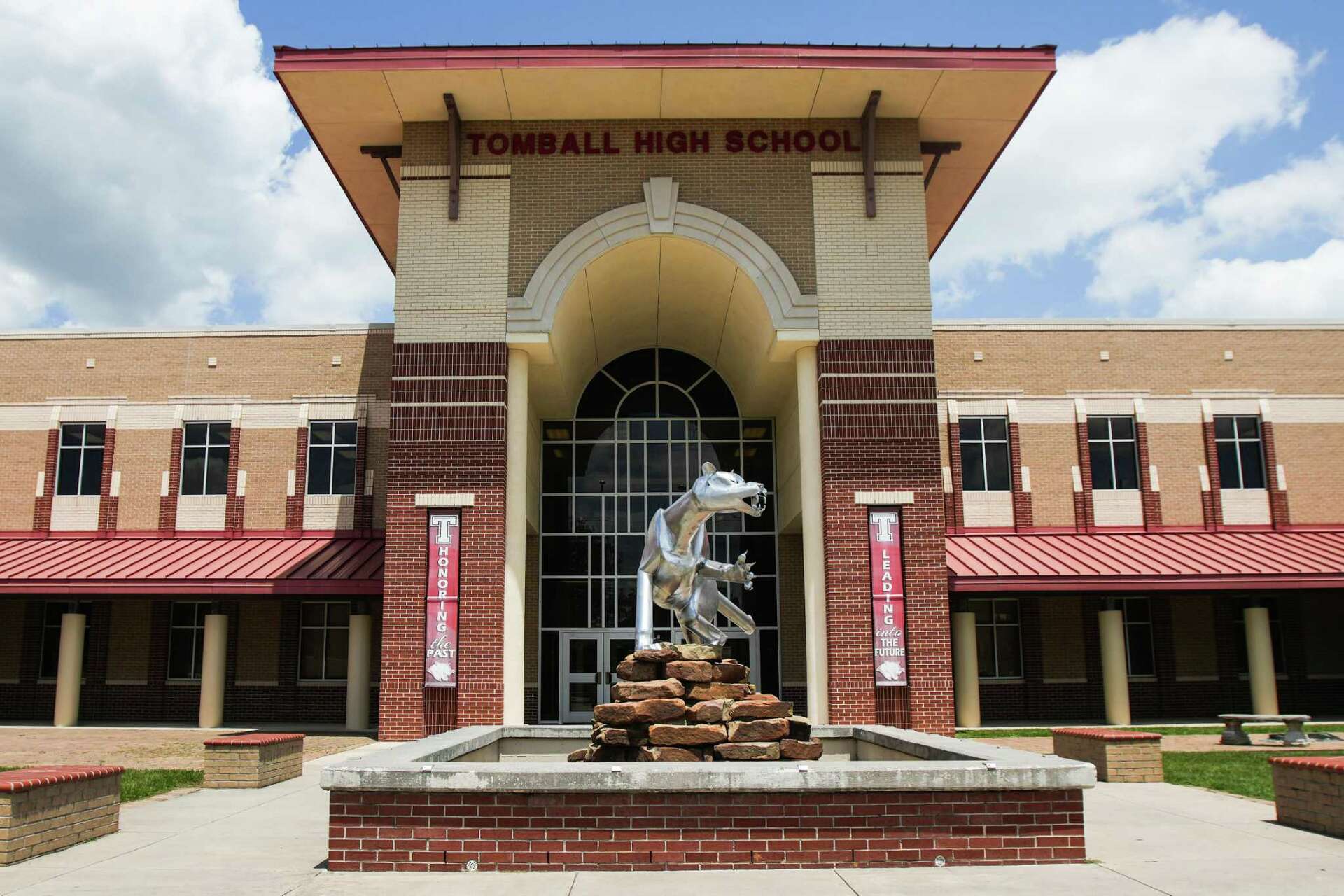 Tomball employment program helps teens get internships, job experience