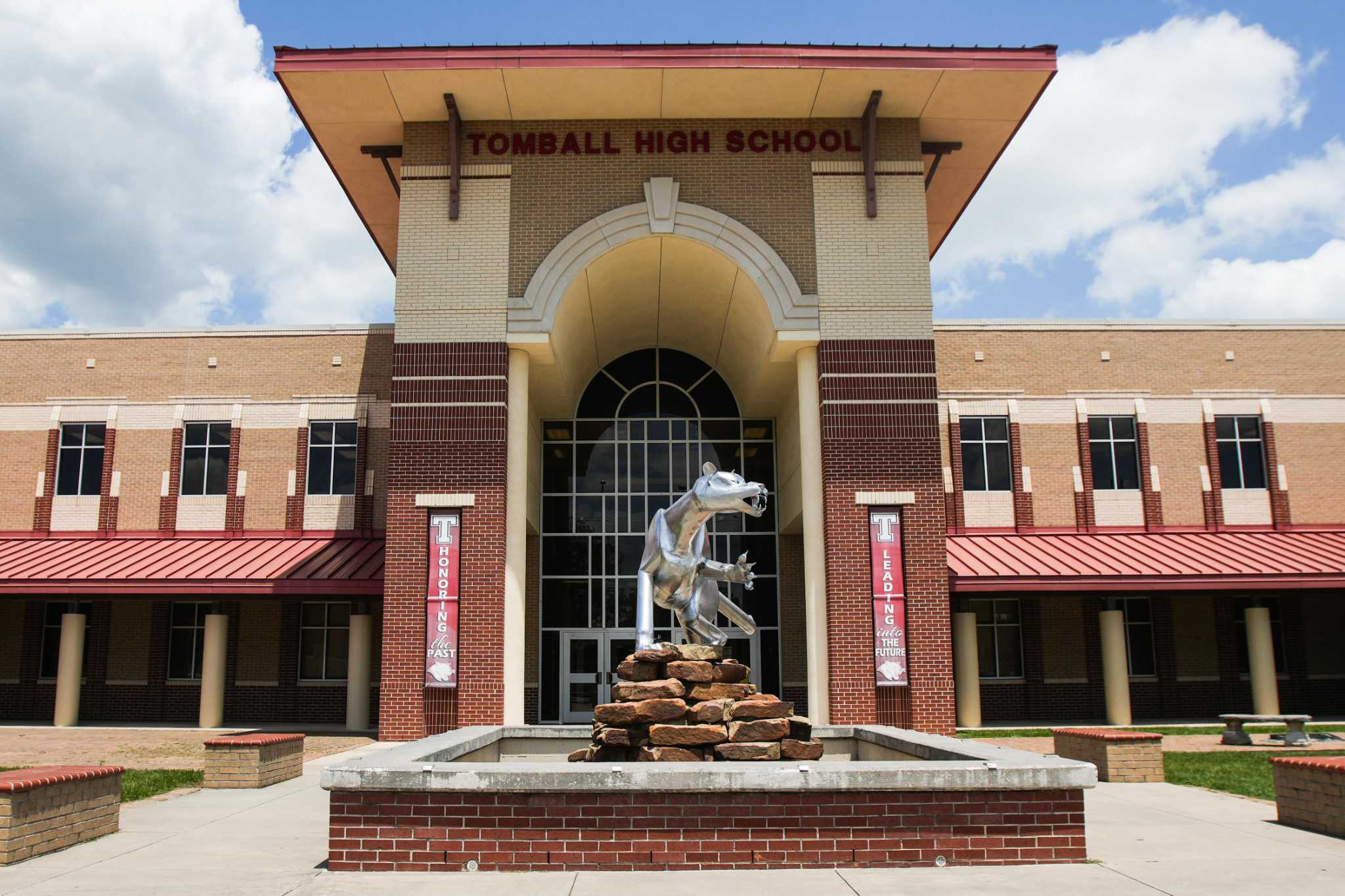 Tomball employment program helps teens get internships, job experience