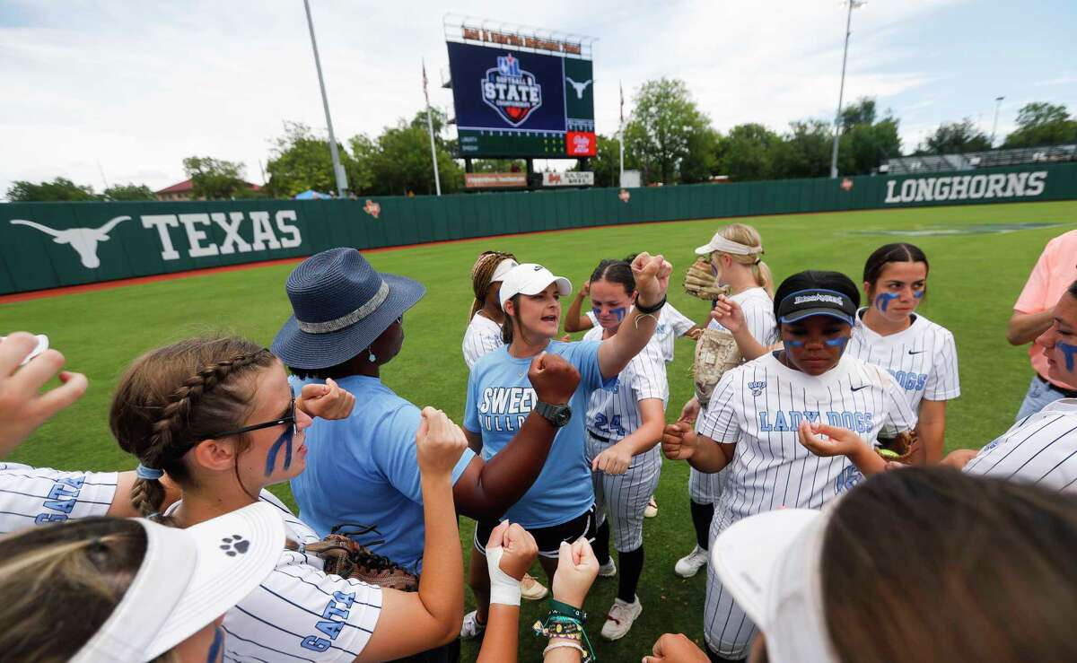 Liberty shuts out Sweeny to win second straight 4A UIL state softball title
