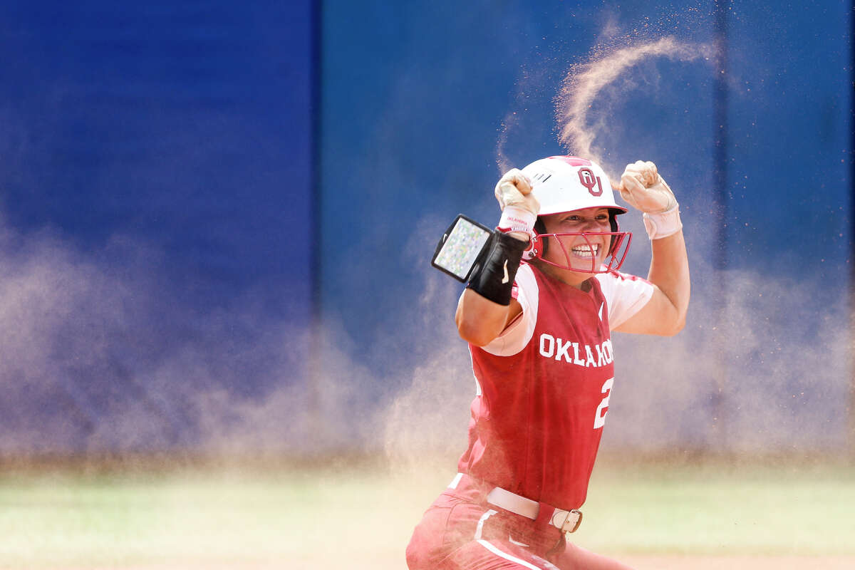 Womens College World Series Oklahoma Topples Texas