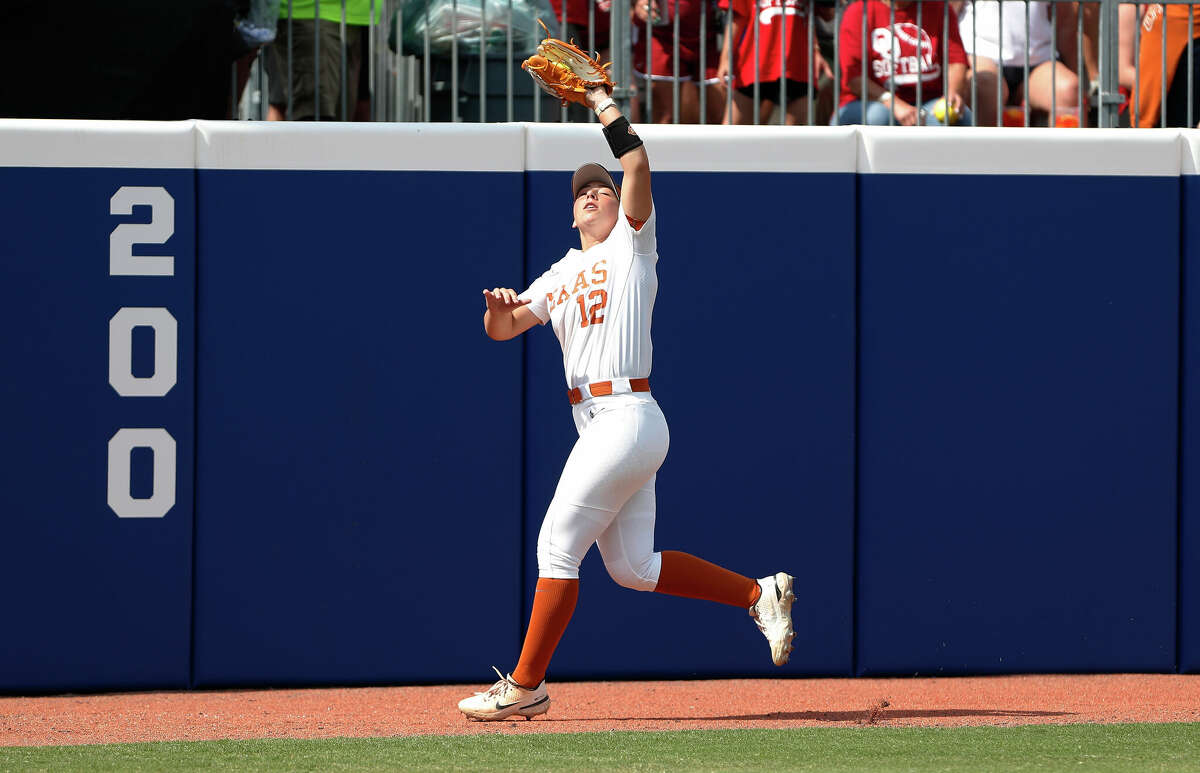 Women's College World Series: Oklahoma topples Texas