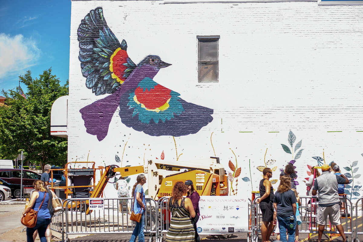 Two murals added to Downtown Midland