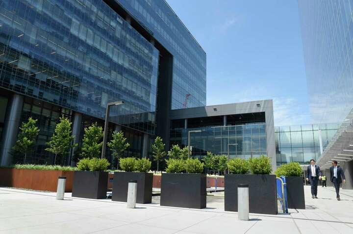 Ten major Connecticut companies that are hiring right now