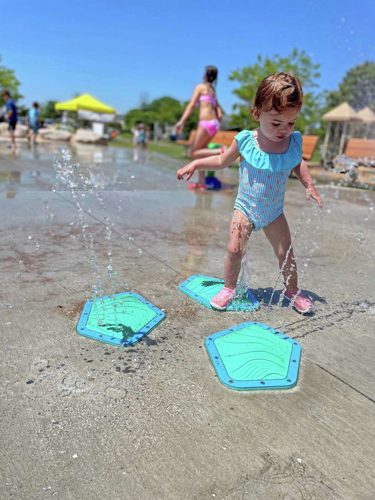 New splash pad opens on Jacobs Beach in Guilford: 'So much fun'