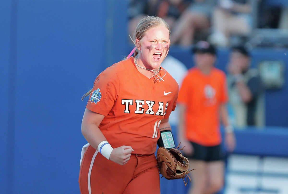 Women's College World Series: Texas upends Oklahoma State