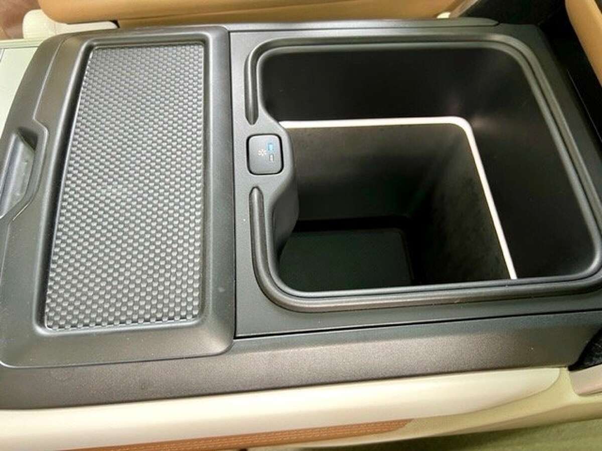 2022 Range Rover SV LWB Is The Pinnacle Of $200K+ Luxury