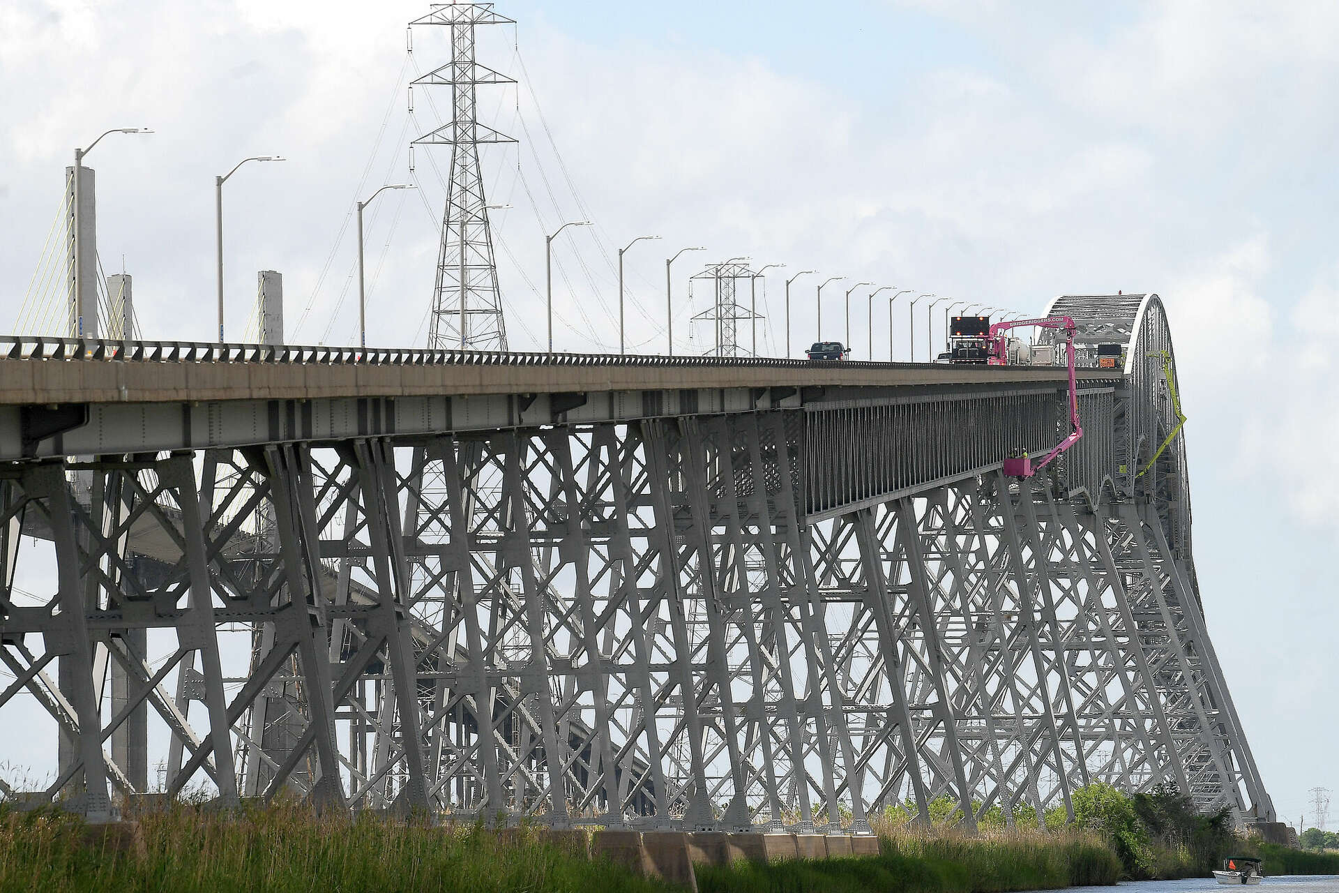 Port Arthur, Bridge City bridge reopened after being closed for ice