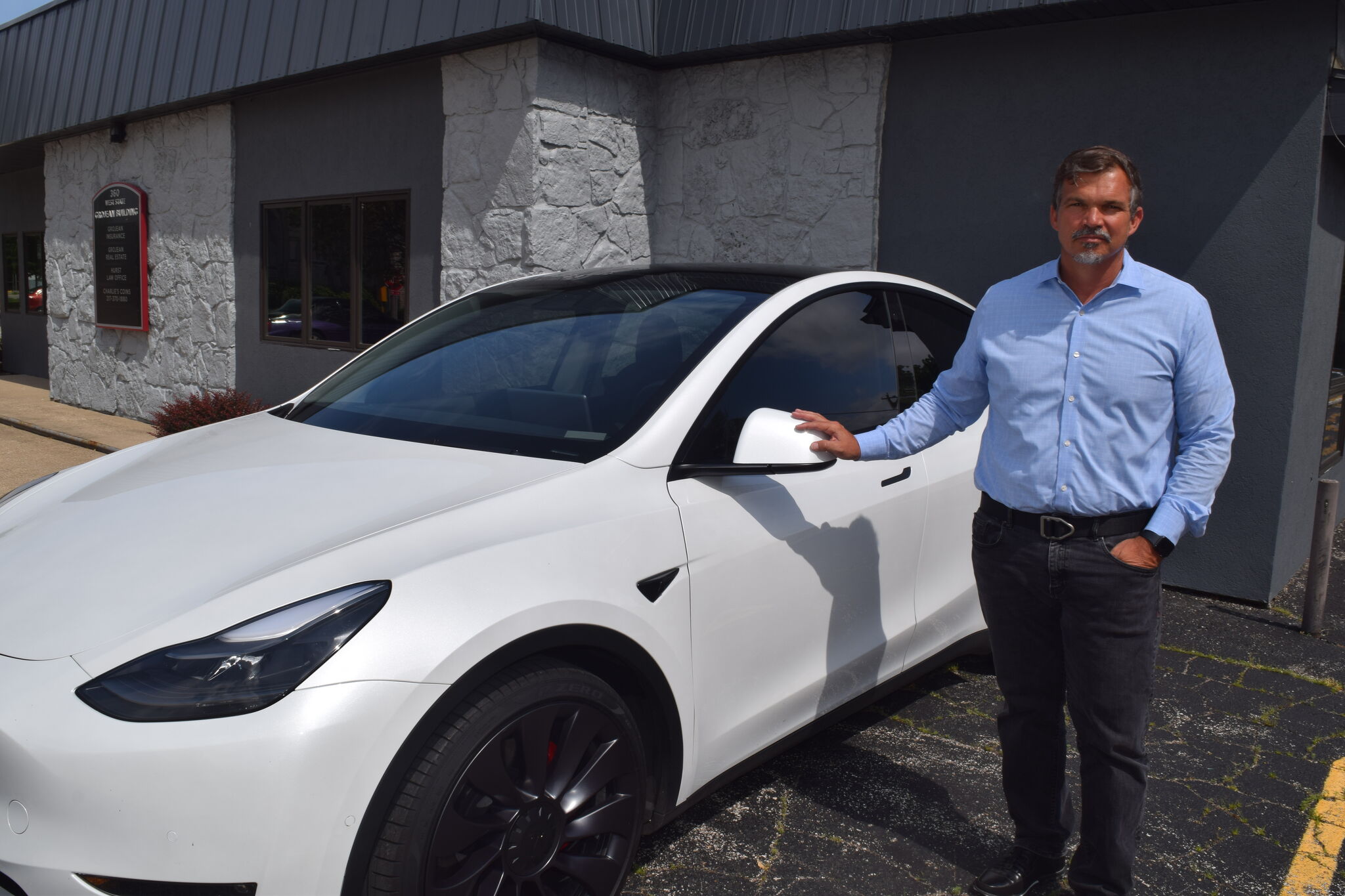Electric cars enjoying a jolt of popularity | Journal-Courier