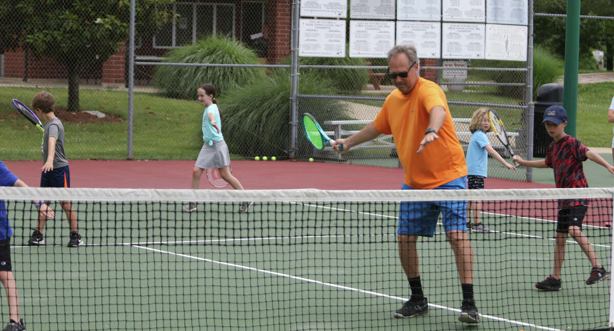 Edwardsville tennis full of camps and tournaments this summer