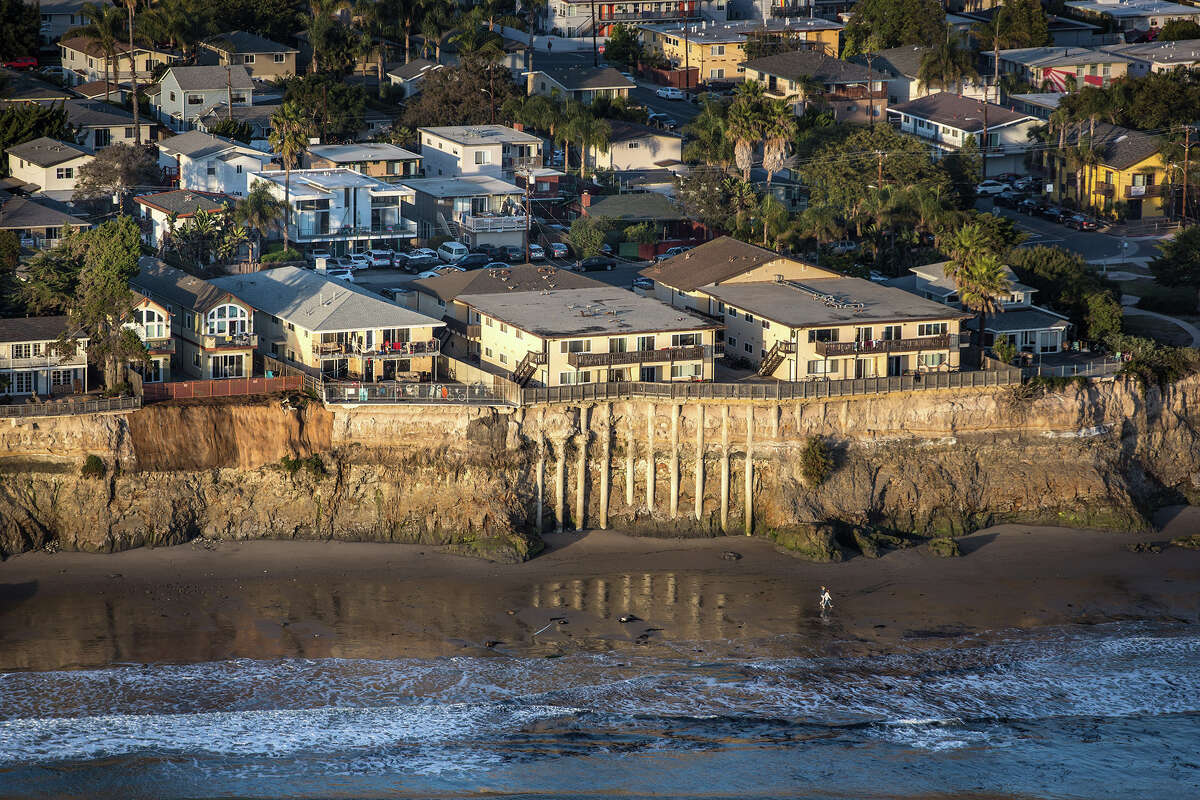 UC Santa Barbara students in harm's way as Isla Vista cliffs erode