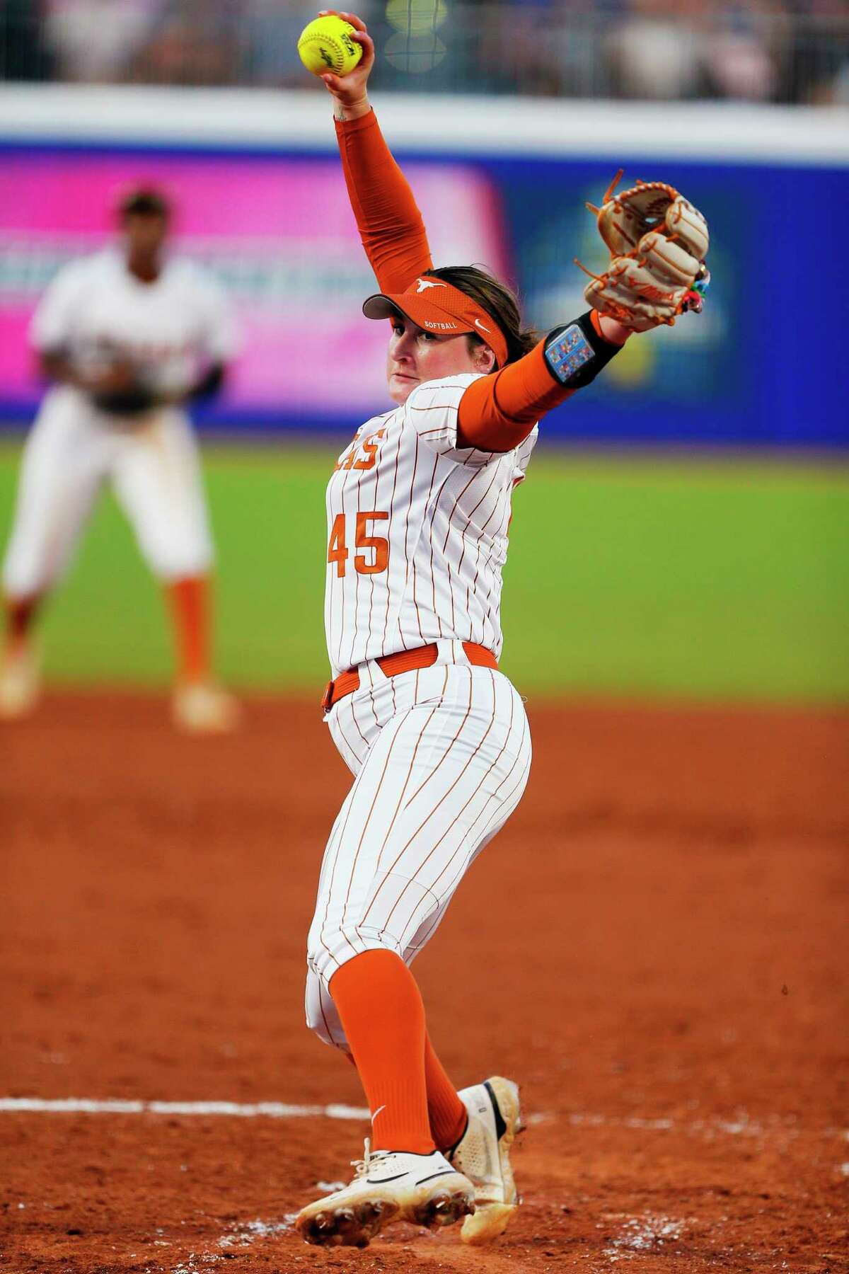 WCWS: Oklahoma crushes Texas, 16-1 in opener