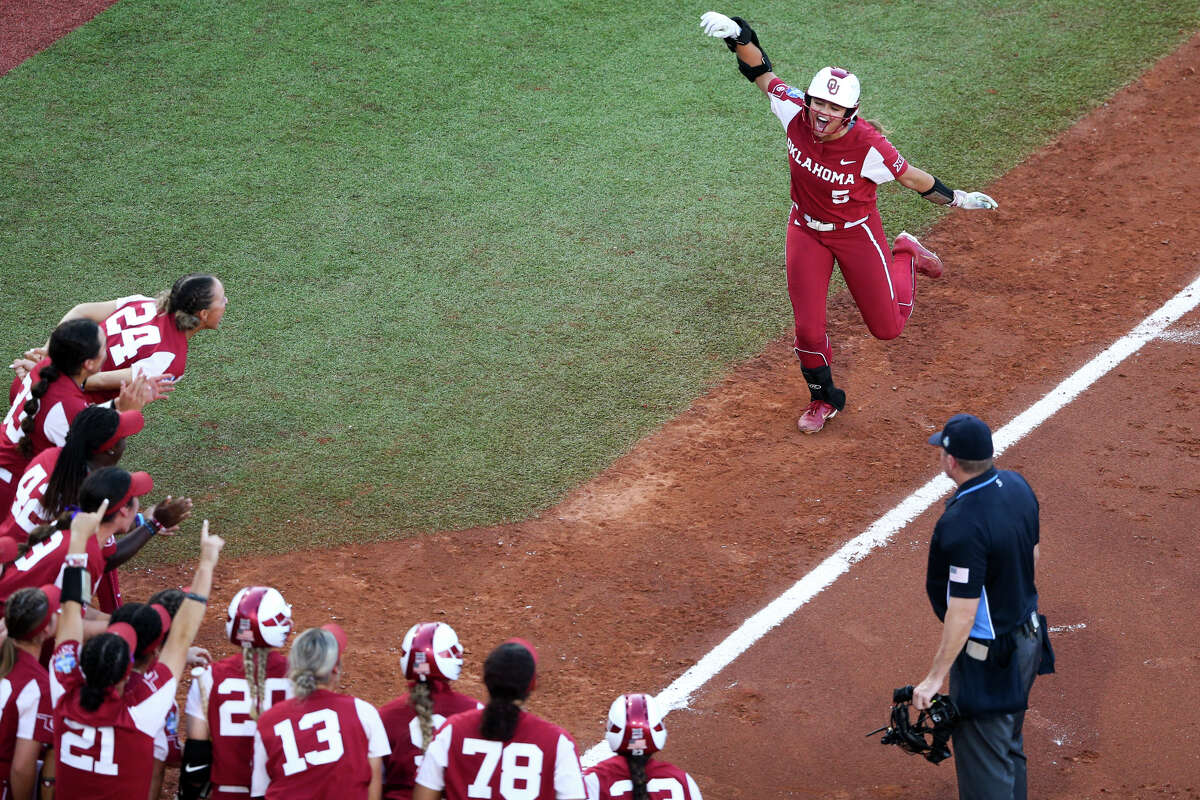 WCWS: Oklahoma crushes Texas, 16-1 in opener