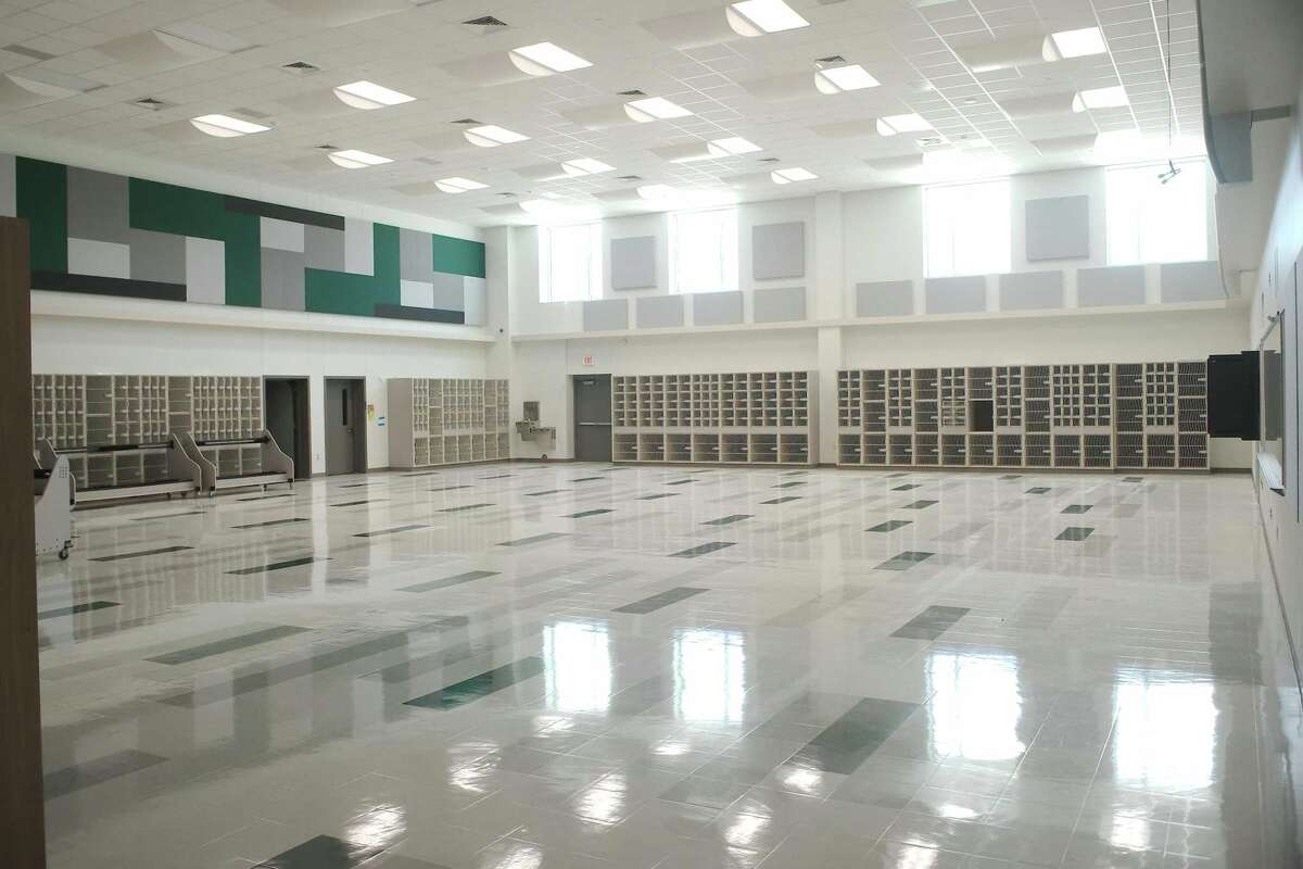 Iowa Colony High aims to establish its own traditions with fall opening