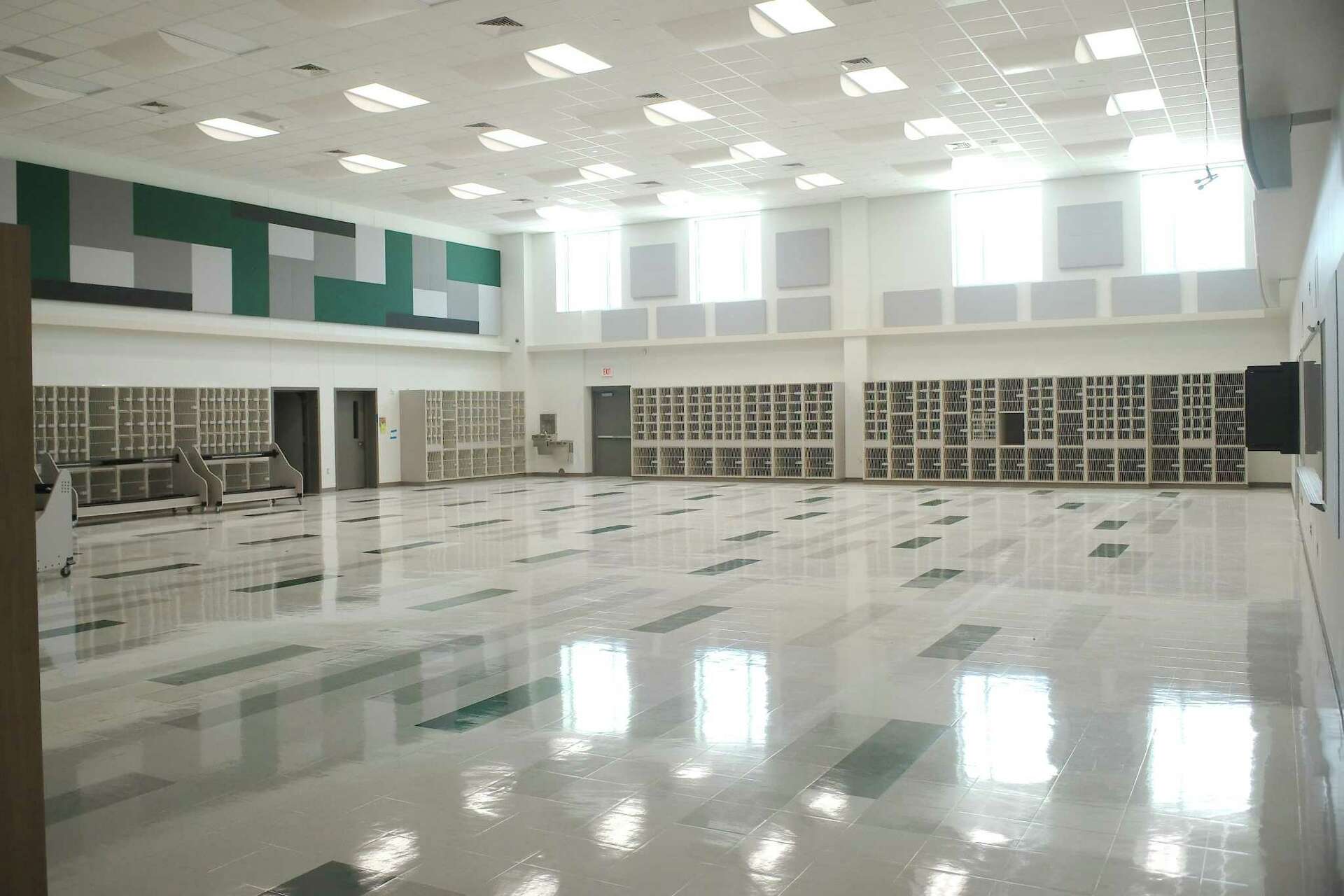 Iowa Colony High aims to establish its own traditions with fall opening