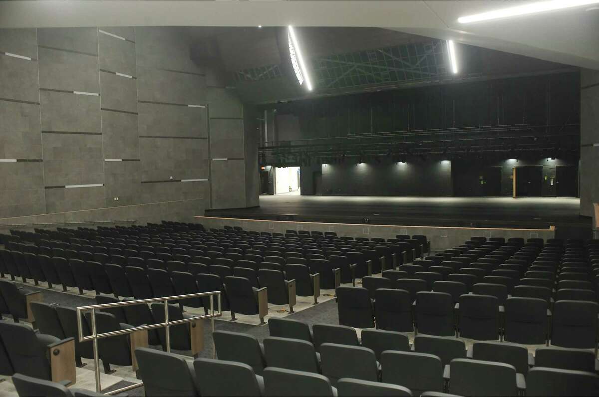 Iowa Colony High aims to establish its own traditions with fall opening